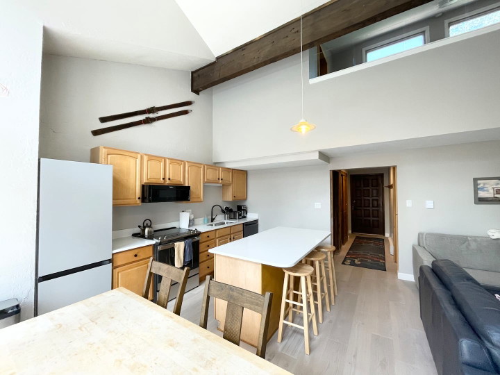 Breck In-town Condo, Walk To Ski Lift And Main St - Breckenridge, CO