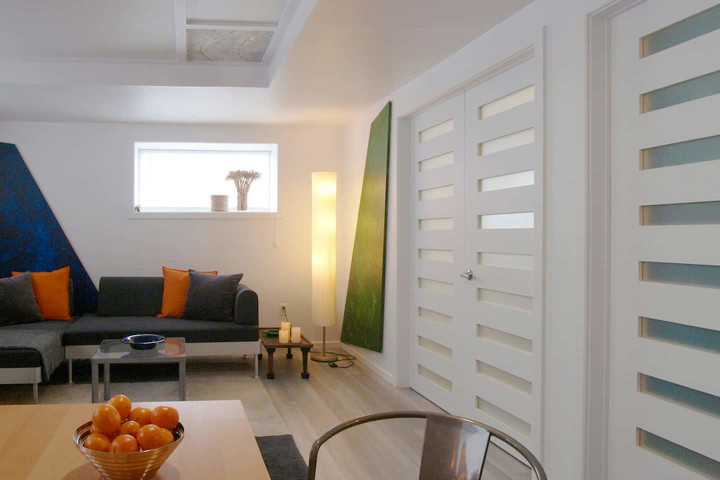 Cool Blue Modern Onebr Apartment In Pec - Prince Edward
