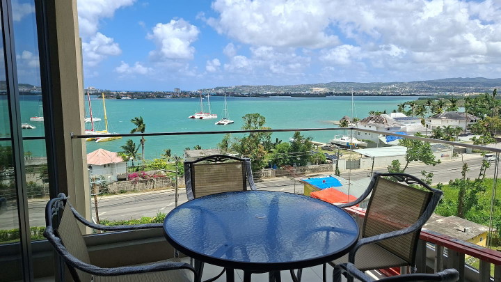 Gated Apt W/sea & City View/wifi/ac/tv/pool & Gym - Montego Bay
