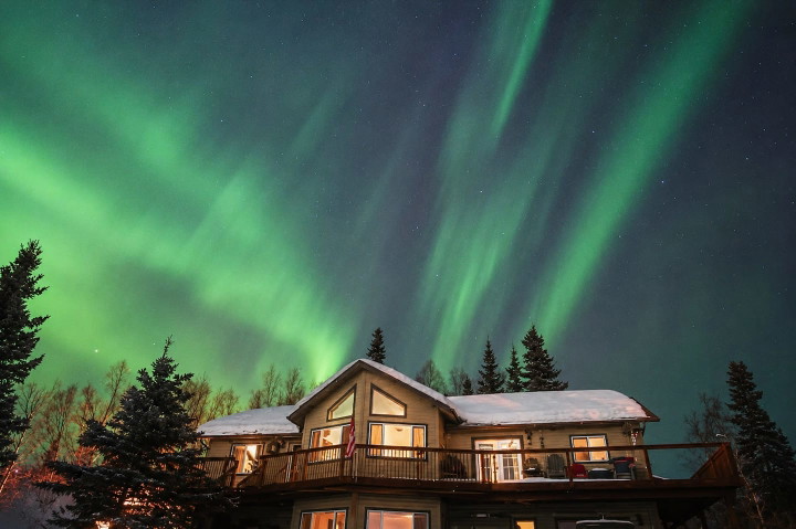 Aurora Hillside House | Sauna + Fire Pit + View - Anchorage, AK