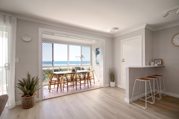 Beach Front, Bikes Incl. Dog Friendly, Sleeps 6 - Gold Coast
