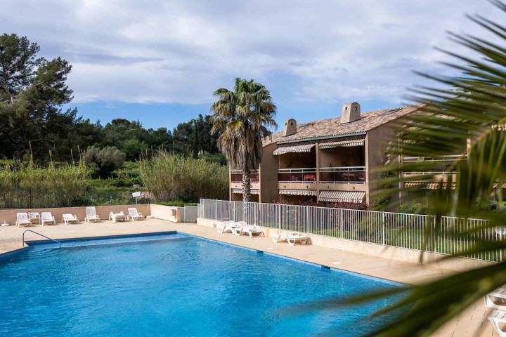 Charming Accommodation With Terrace & Pool - Le Pradet
