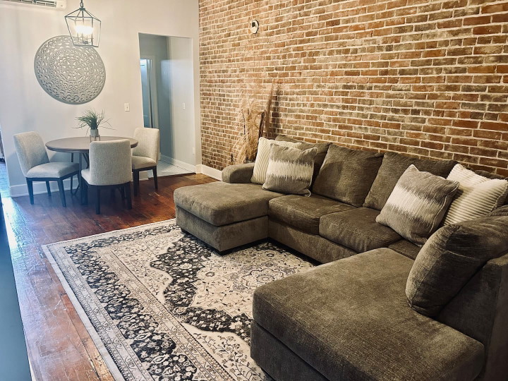 Historic Downtown Apartment - Harrison, OH
