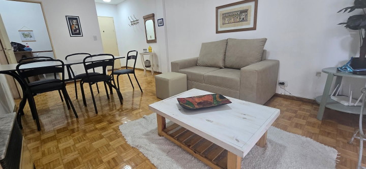 Spacious Apartment A Few Blocks From Pellegrini - Rosario