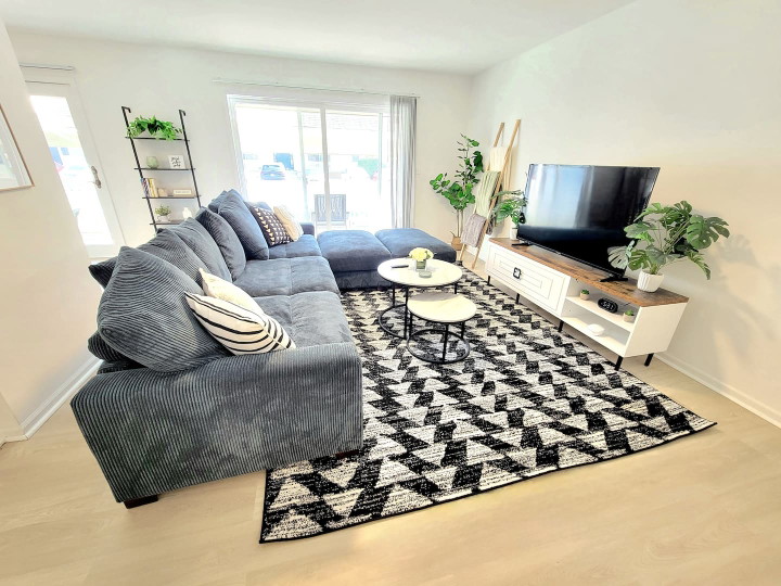 Bright 2br/2ba, 8 Min Walk To Nd, 2 Parking Spots - South Bend, IN