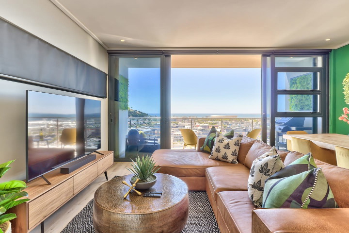 Décor Delight With Ocean Views & Pool Deck - Cape Town