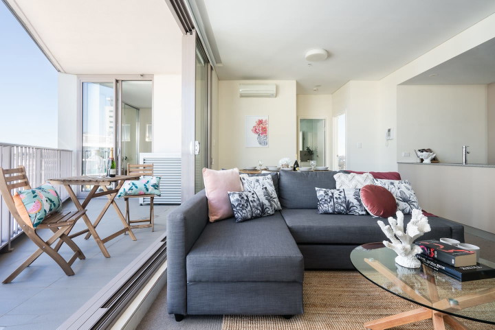 Top Floor 2br  Pool, Gym, Parking | Airport, City - Sydney