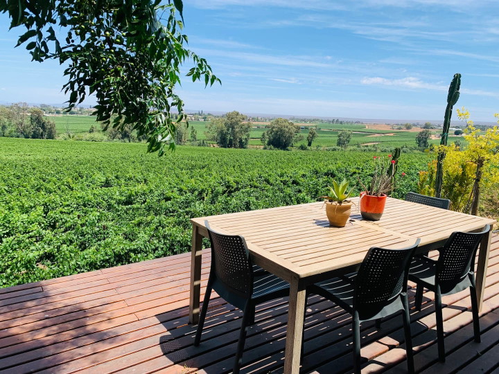 Fully Furnished Self Catering, 1 Bedroom Apartment - 