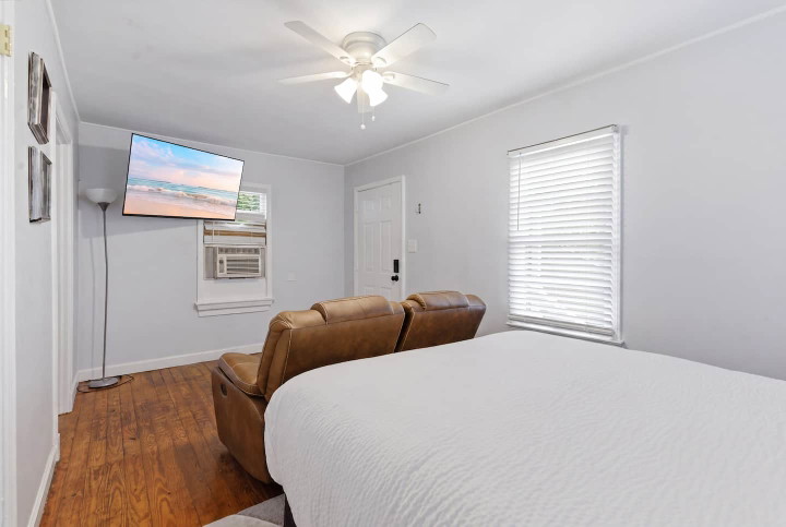 Charming 1br Cottage Near Downtown Lafayette - Lafayette, LA