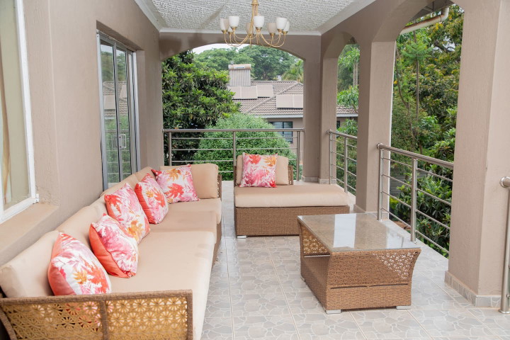 Lodge Villa Sleeps Up To 16 Guests 8 Bedrooms - 