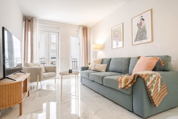 Central Retreat With Balcony, Near The Beach |Rems - Costa del Sol