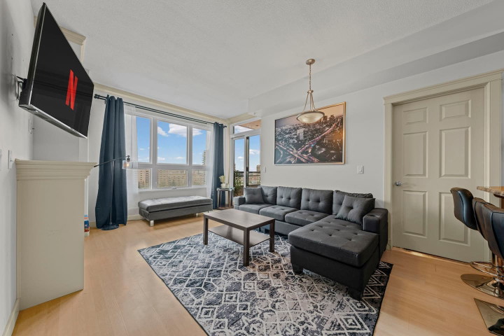 2bed2bath 11th Floor Suite W/parking & Ac - Edmonton