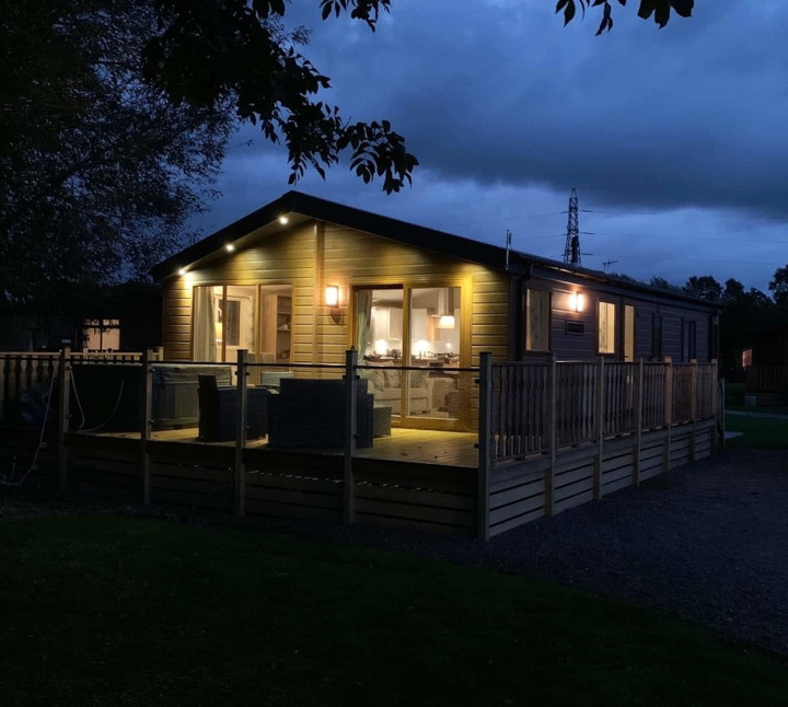 3 Bedroom Lodge, Hot Tub, South Lake District - Carnforth