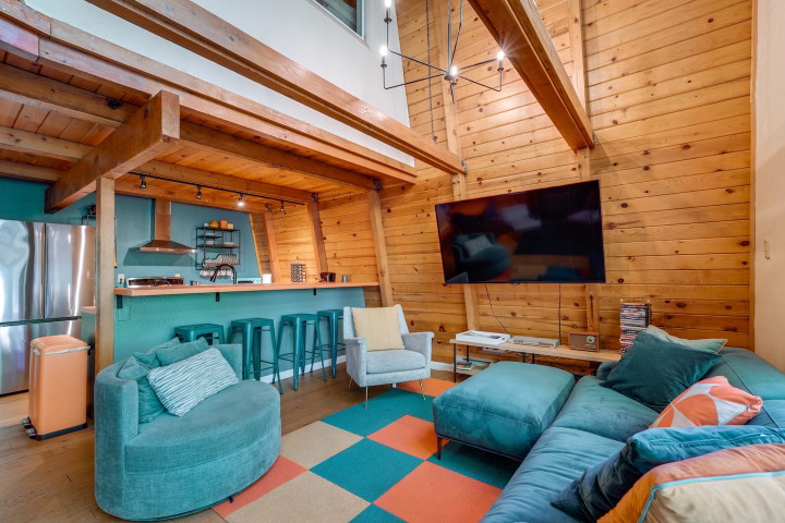 Charming Pinecrest Cabin W/ Private Deck - Pinecrest, CA
