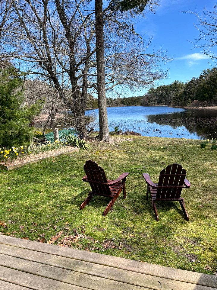 Lovely Lakeside Cottage - Massachusetts