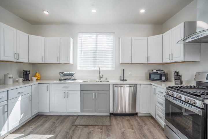 Luxury King Size Bed Washer And Dryer Beautiful - Emeryville, CA