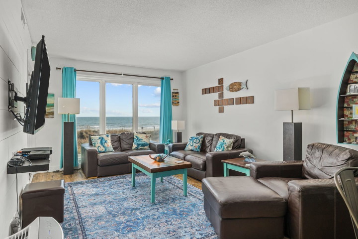 Smack-dab-on-the-beach! W/ Pool. Check Out Reviews - Little River, SC