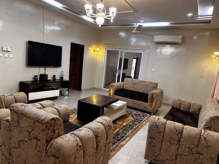 Villa Sécurisée Avec Internet Inclus - Niamey