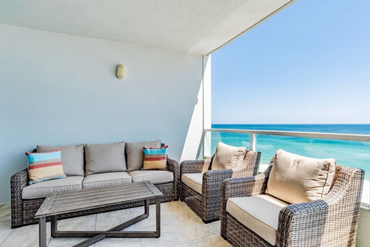 Updated, Direct Beach Front, Pet Friendly! - Foley, AL