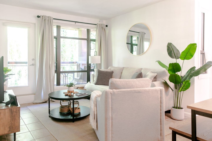 The Retreat At Playa Del Sol : Pool, Beach And Gym - Kelowna
