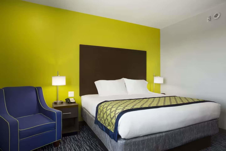 King Suite | Hawthorn San Angelo | Full Kitchen - San Angelo, TX
