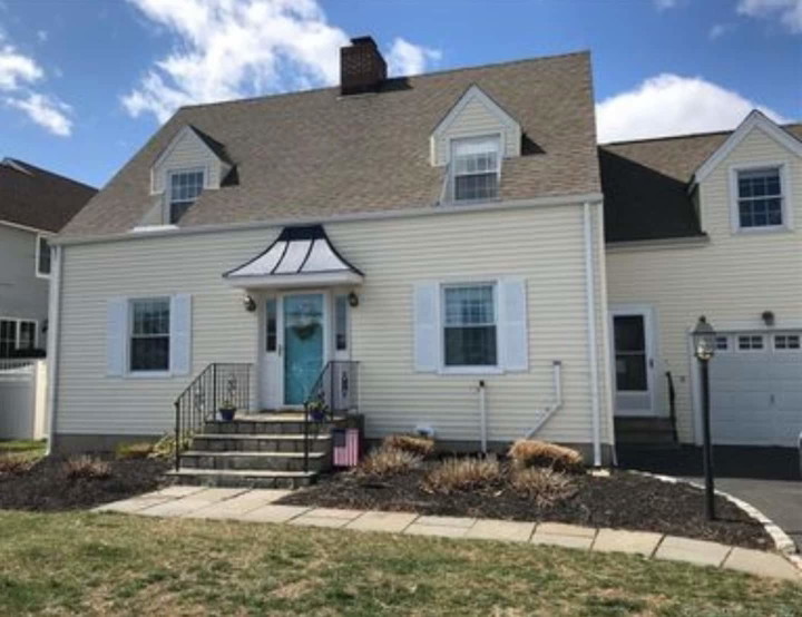 Charming East Norwalk Home. Walk To Calf Pasture. - Norwalk, CT