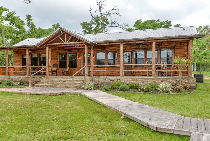 Sr Screaming Eagle  Aggieland Ranch Escape - Navasota, TX