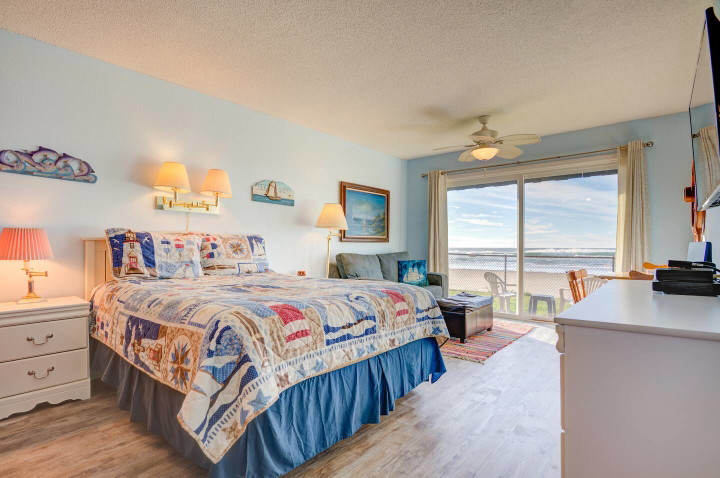 Ground Floor Beachfront Studio - Sleeps 3! Pool An - Oregon