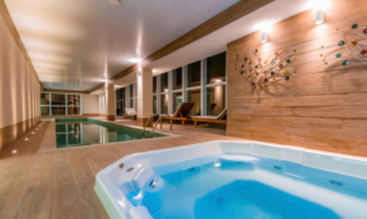 Studio  C/ Piscina Em Frente Ao Shopping Mueller - Curitiba
