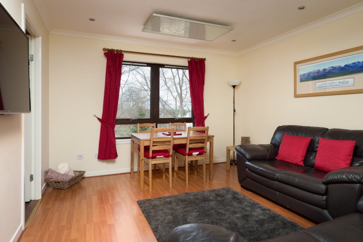 Cairngorm Apt One | 3 Minute Walk / Trains & Bus - Aviemore