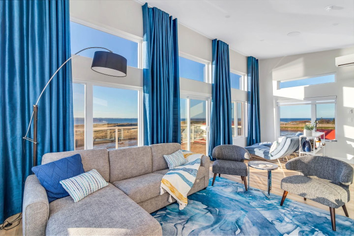Luxurious Waterfront Beach House In Parlee Beach - Shediac