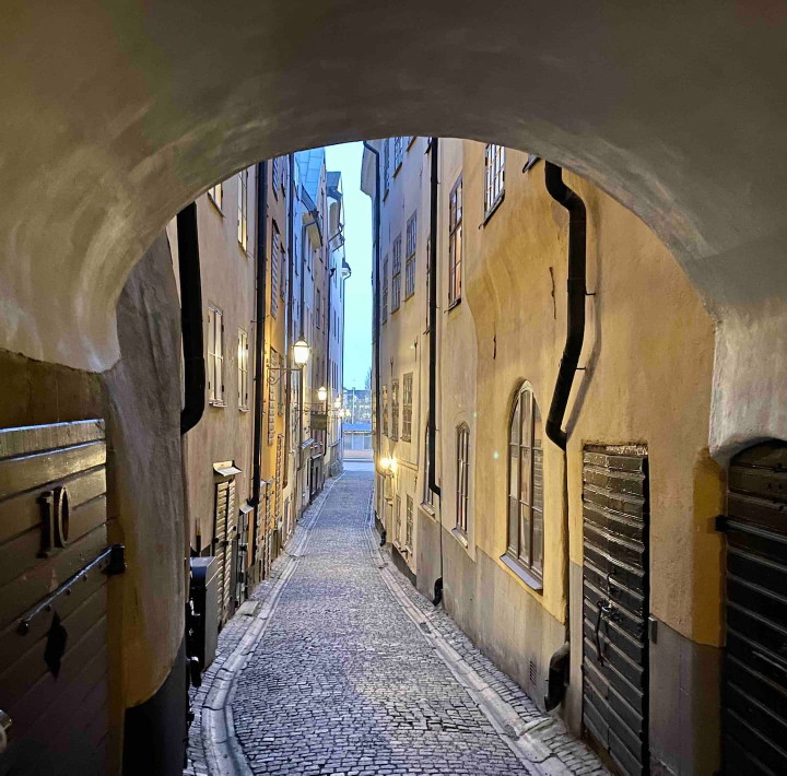 Large Town House Near Royal Castle, 400 Years Old - Stockholm