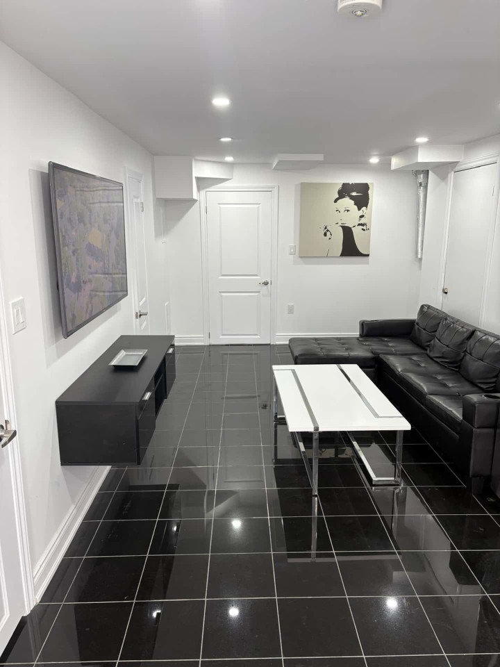 Beautiful Cozy Basement Suite- Feel Right At Home - Brampton