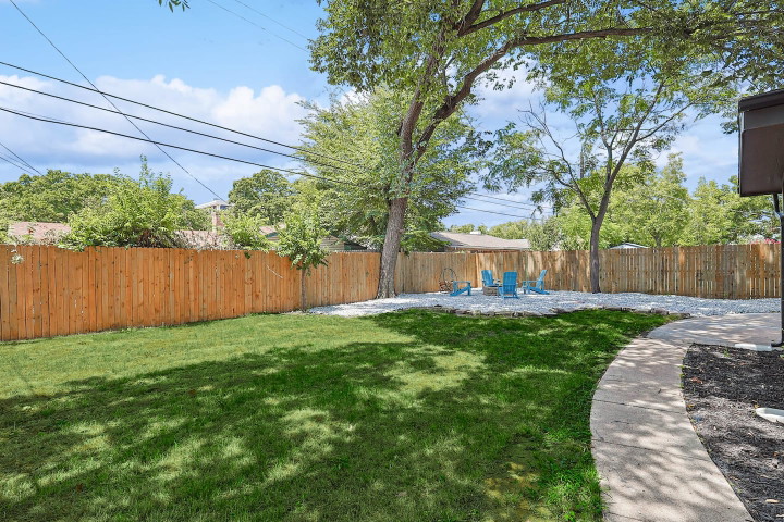 Bright Modern Home | 3br, 2ba, Fenced&nbsp;Backyard - Irving, TX