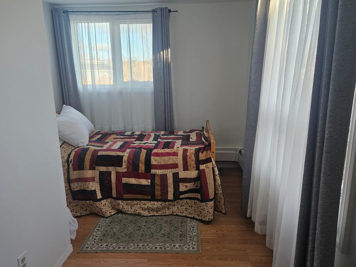 Bright And Private One Bedroom Suite - イエローナイフ
