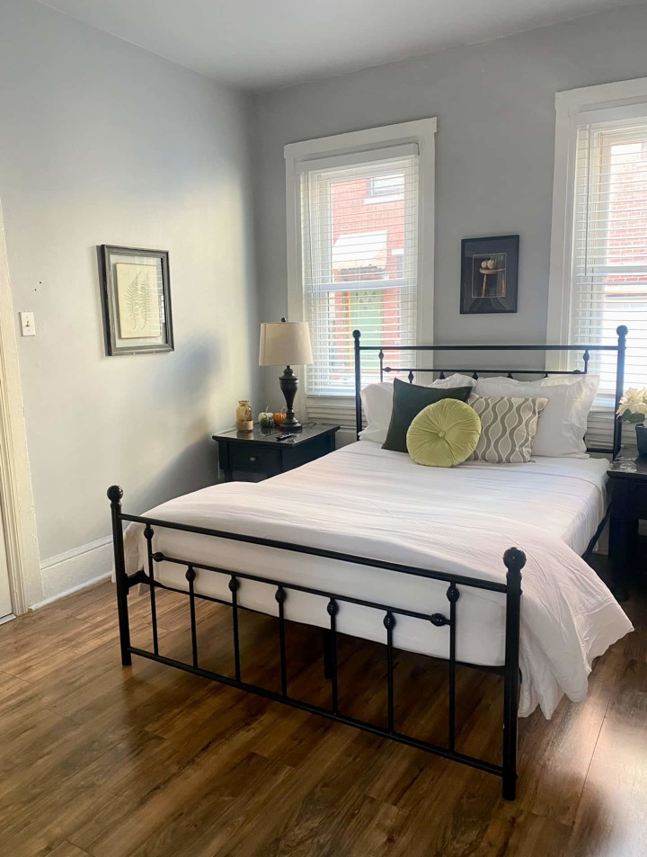 Historic Suite W/ *Private Bath* In Center City - Philadelphia, PA