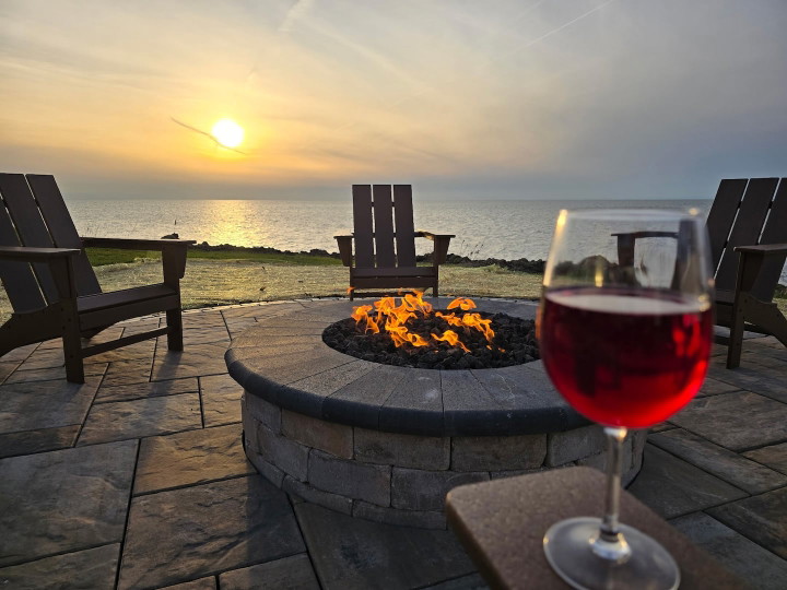 Relaxing 3br Lakefront, Sunset Watching Paradise - Mentor, OH