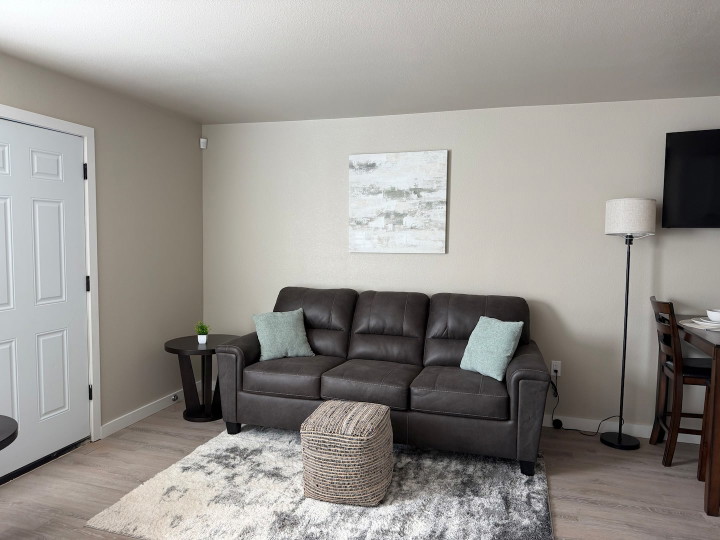 Welcome To 115 Hinkle C Great New Unit - Clovis, NM