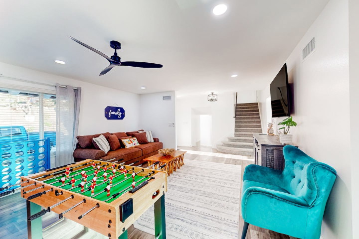 Dog-friendly Home: Saltwater Pool, Fire Pit, Games - Santee