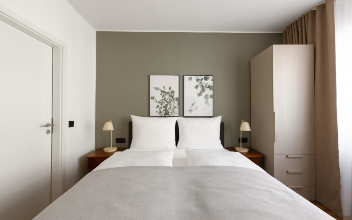 Limehome Düsseldorf Kö | Classic Double Room - Düsseldorf