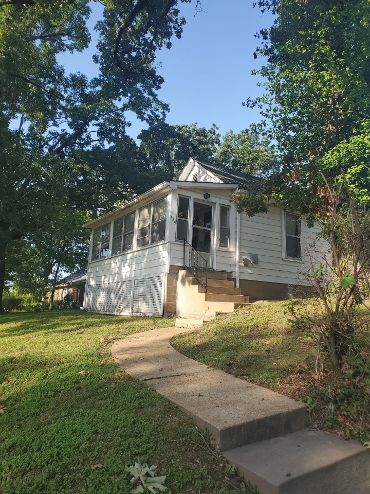 Welcome Home!  Private And Tranquil Bungalow - Kirkwood, MO
