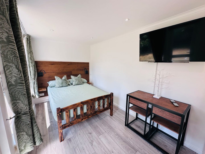 Garden Studio Flat With Allocated Parking - Aéroport de Londres Luton (LTN)