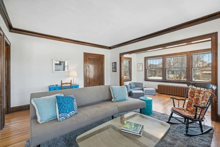 Upper-level Unit In Majestic Minneapolis Duplex - - Minneapolis, MN