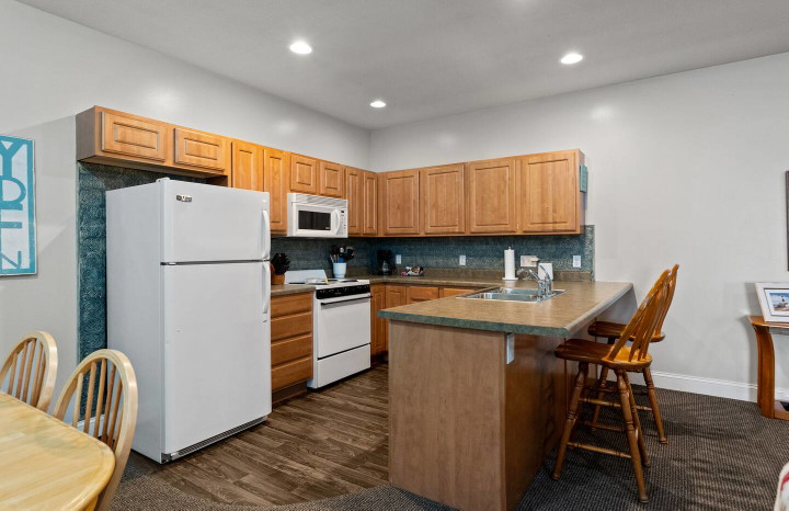 Experience Comfort In Downtown! Stram - Unit 201 - Ludington, MI