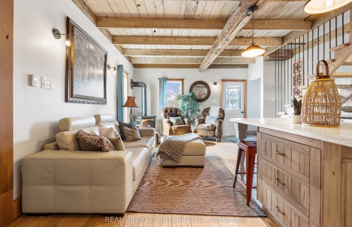 Small Town Luxury - Arnprior
