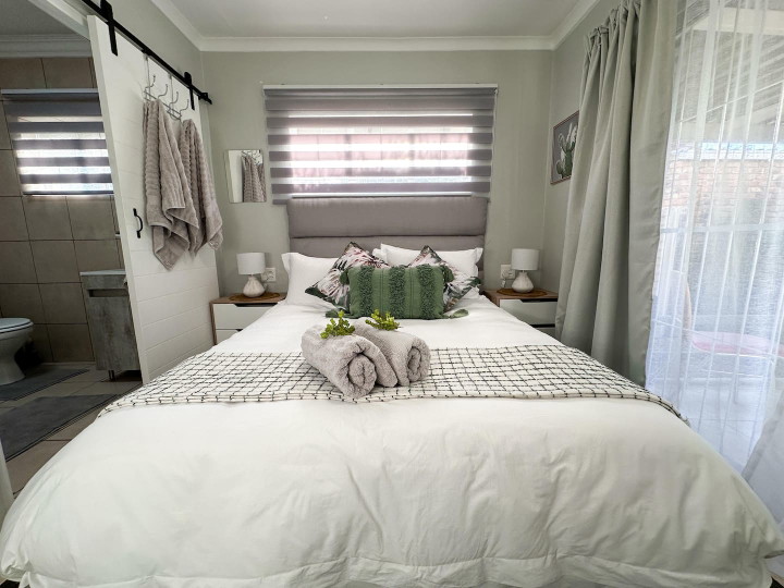 Modern 1 Bedroom Flat In Bloemfontein - Bloemfontein