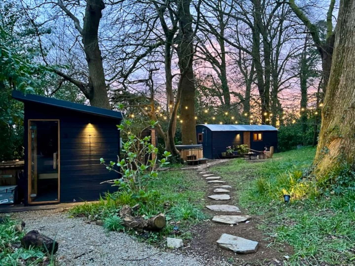Surf Cabin, Sauna & Hot Tub - Bodmin