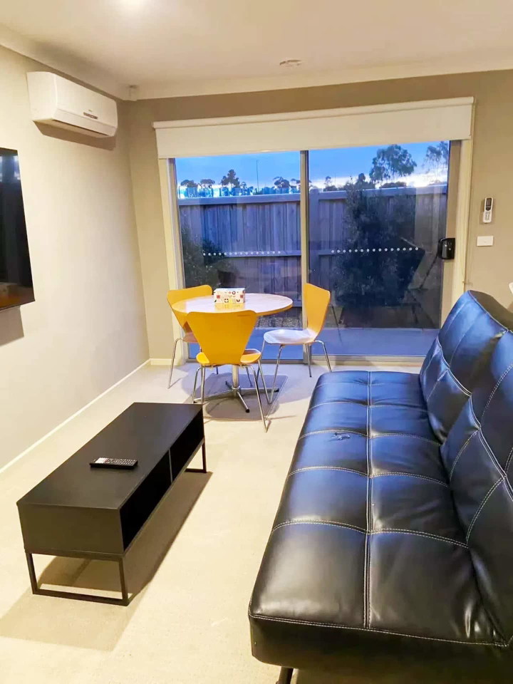 Charming 3-bed Family Homespacious&convenient! - Point Cook