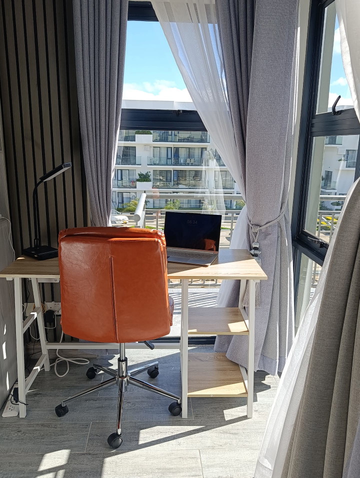 Breezy Work From Home Apartment - 하라레