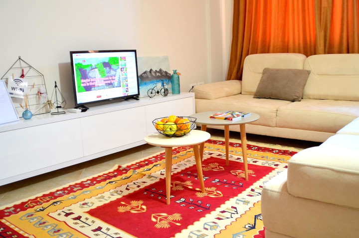 Appartement Ensoleillé Dans Le Centre De Tirana, à 2 Min à Pied - Tirana
